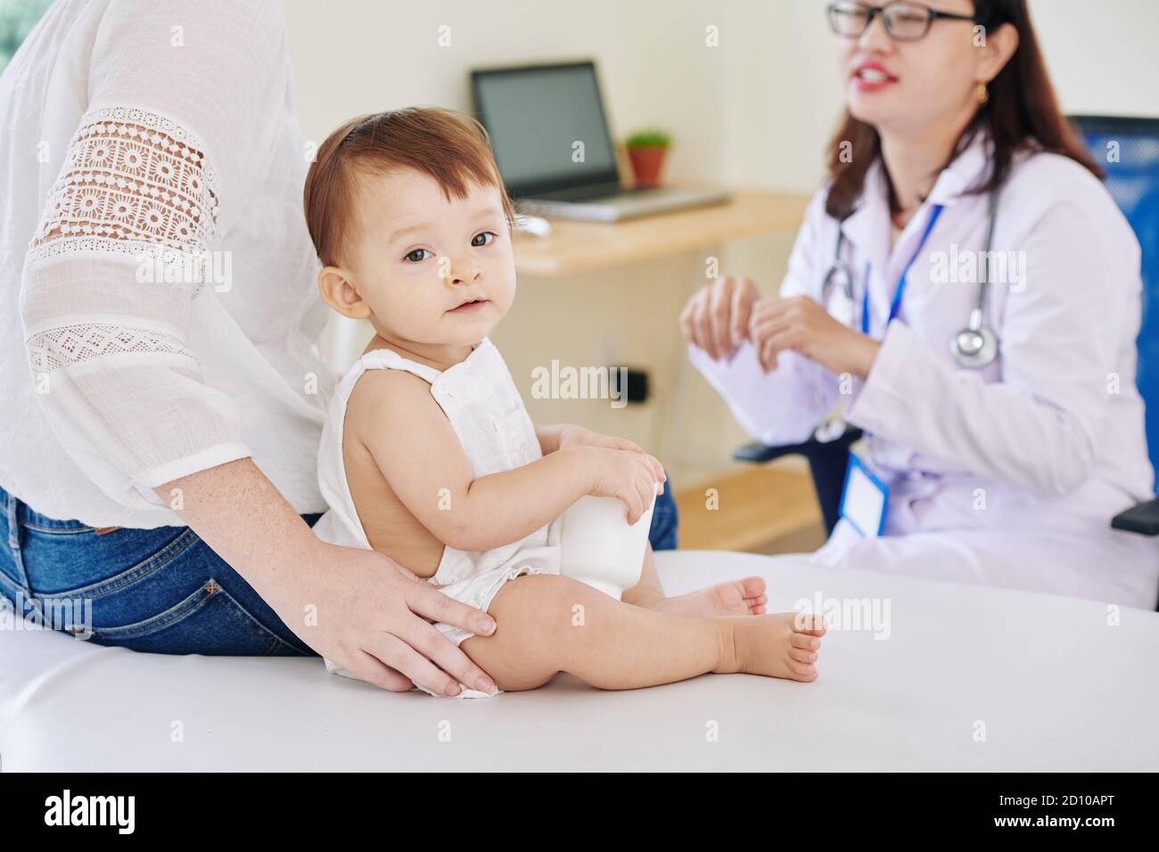 General practitioner girl medical hi-res stock photography and images ...