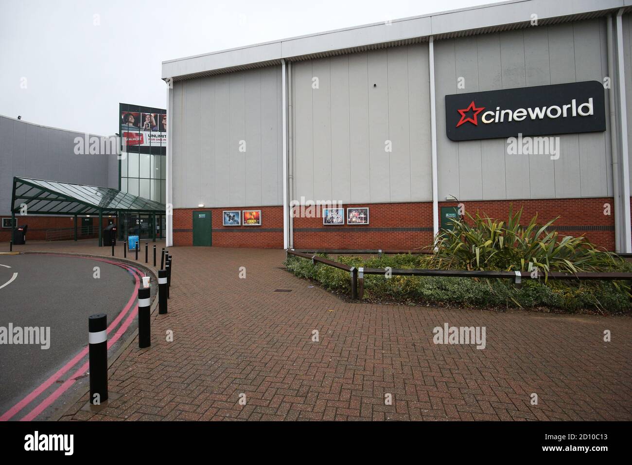 A cineworld cinema in feltham hi-res stock photography and images - Alamy