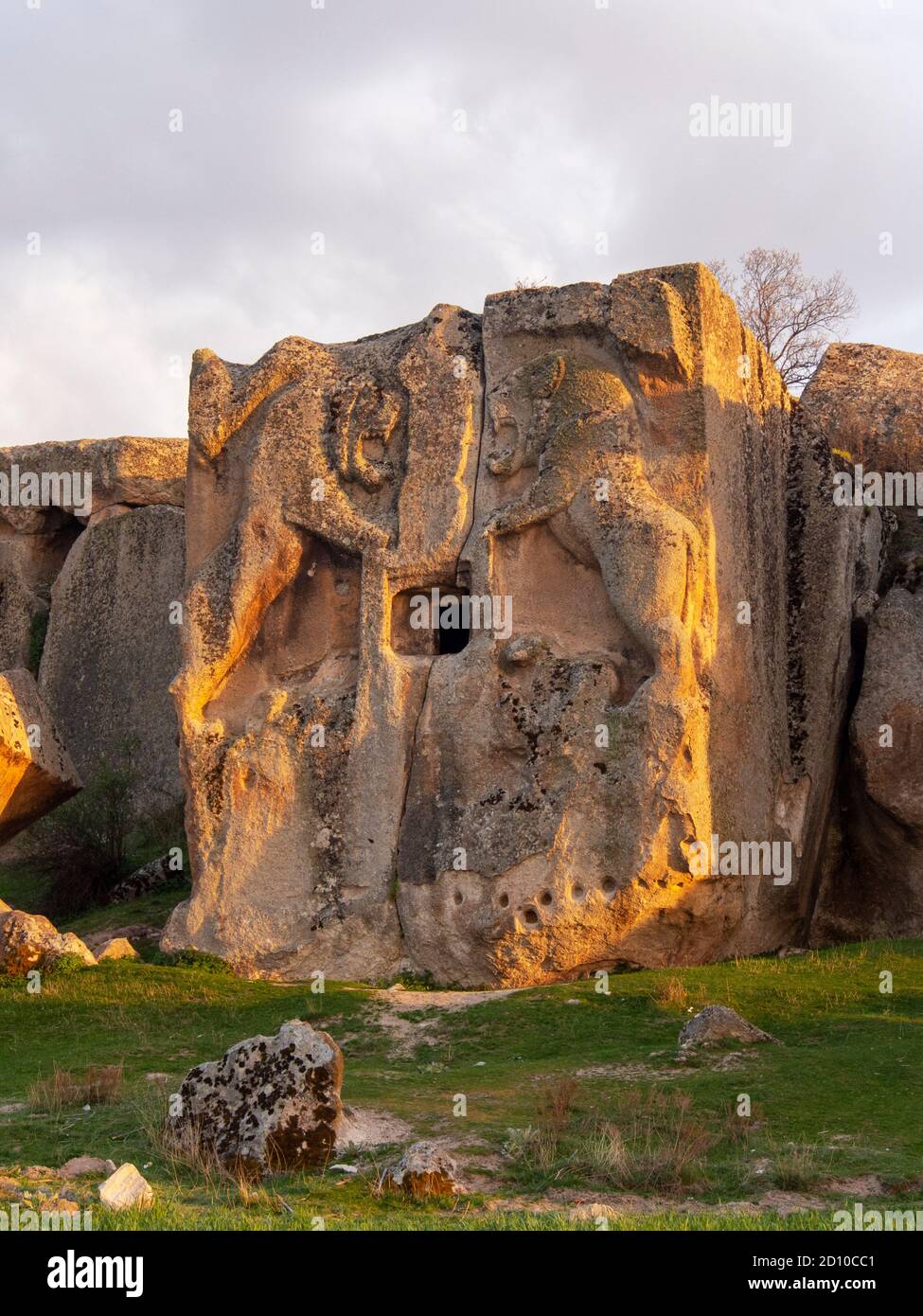 Snake stone hi-res stock photography and images - Alamy