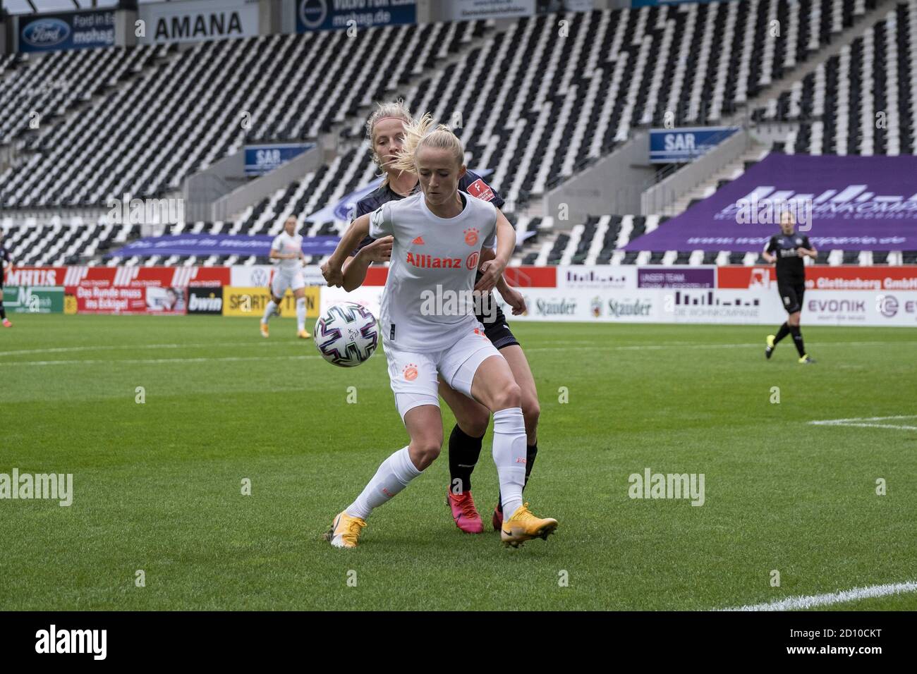 Lea Schüller (#11 FCB) during the Frauen Bundesliga game between SGS ...