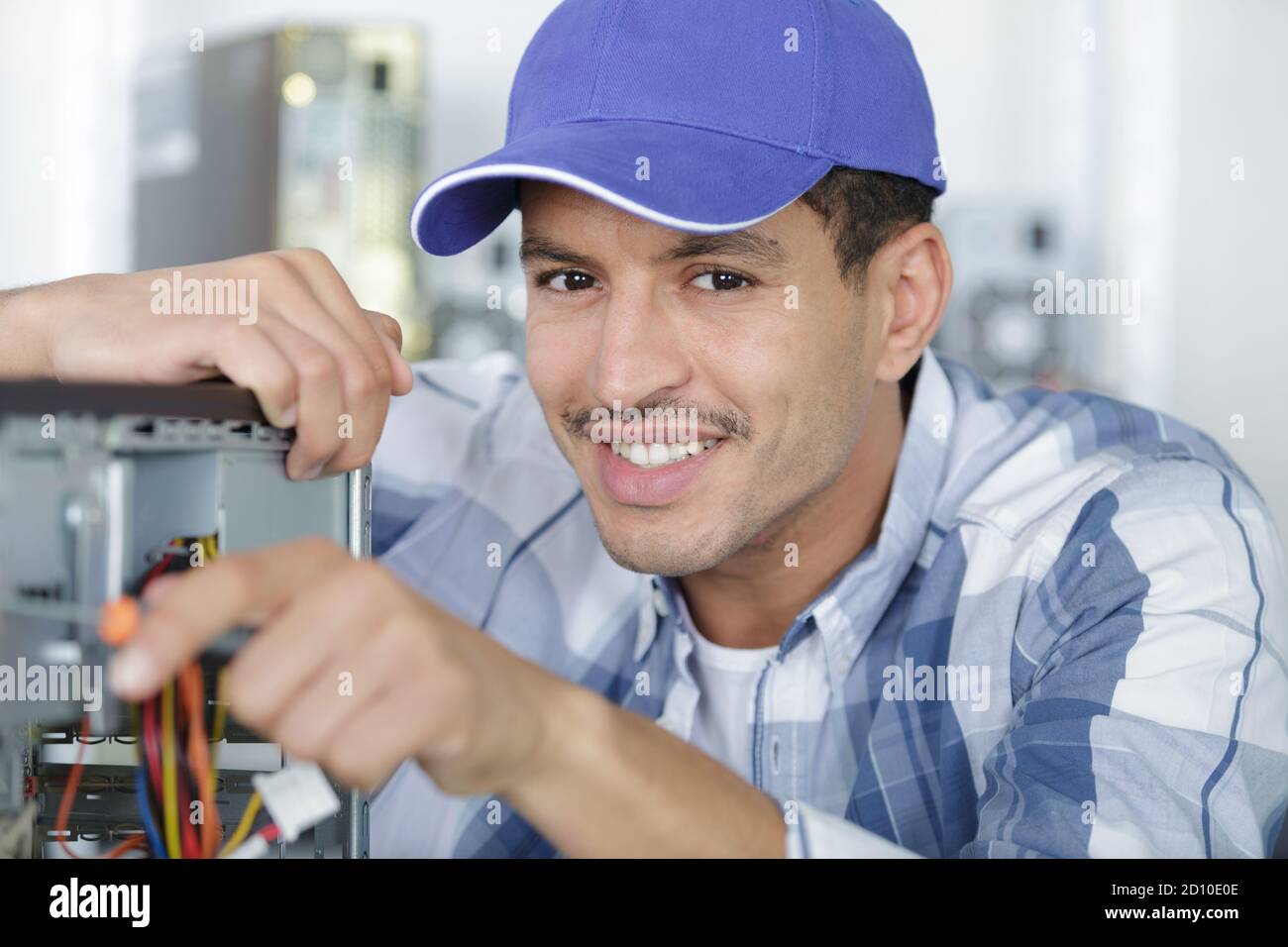 Computer assembly hi-res stock photography and images - Alamy