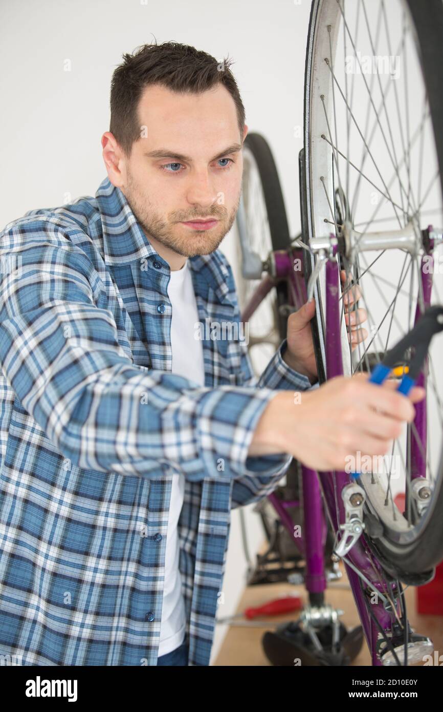 Replacement cycle hi-res stock photography and images - Alamy