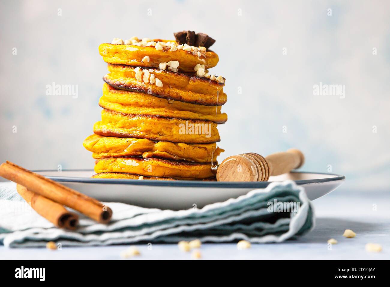 Fluffy pancakes maple syrup hi-res stock photography and images - Alamy