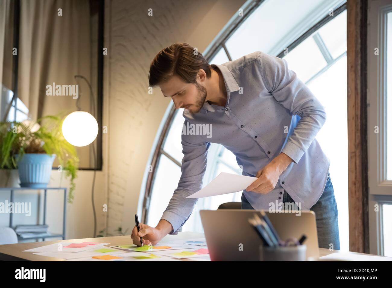Workflow management hi-res stock photography and images - Alamy