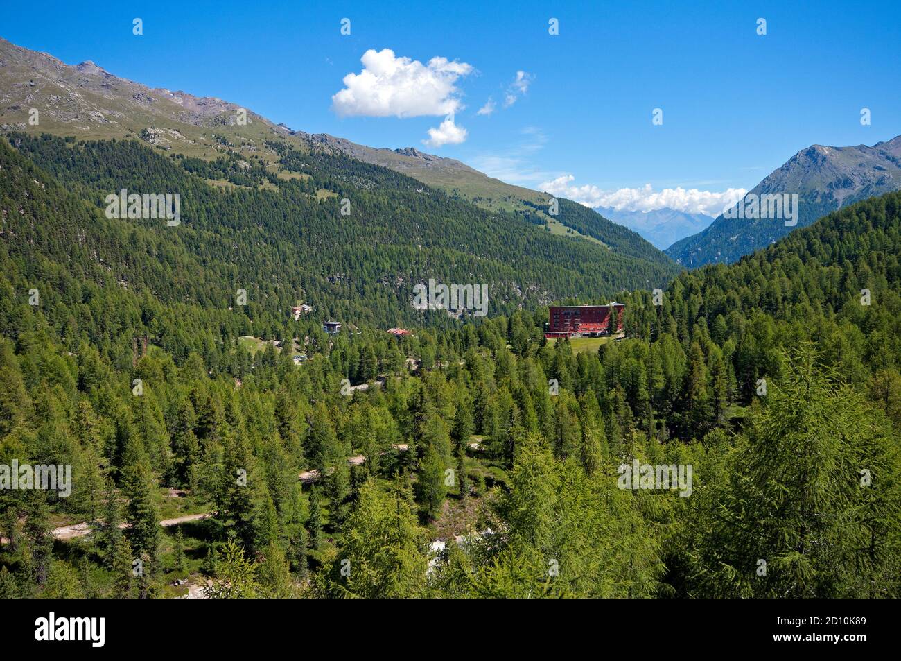 Martell Valley (Martelltal) with old Hotel Paradiso among the trees ...