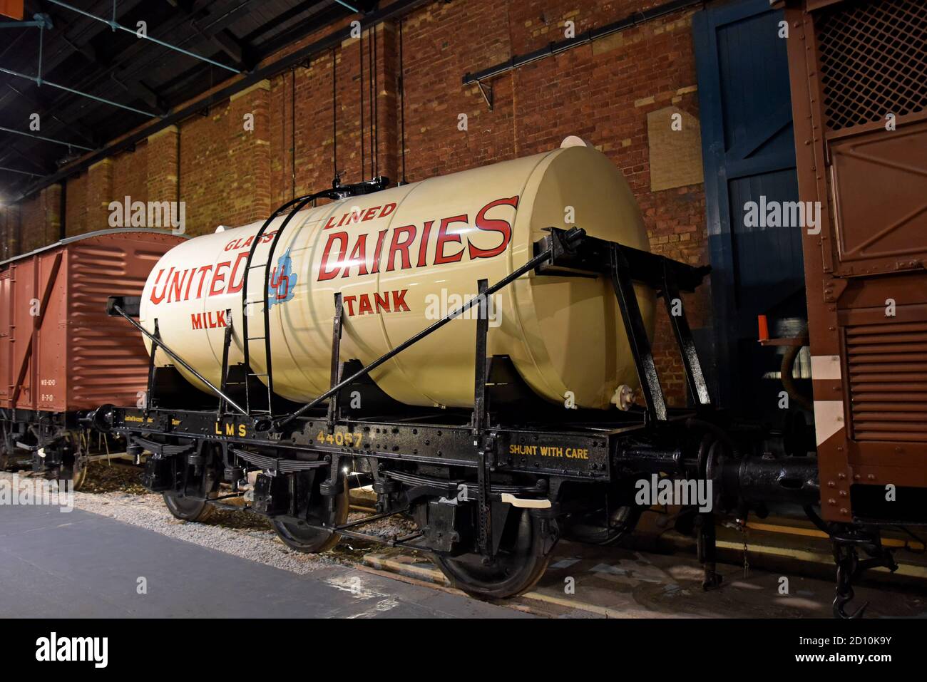 Milk tanker hi-res stock photography and images - Alamy