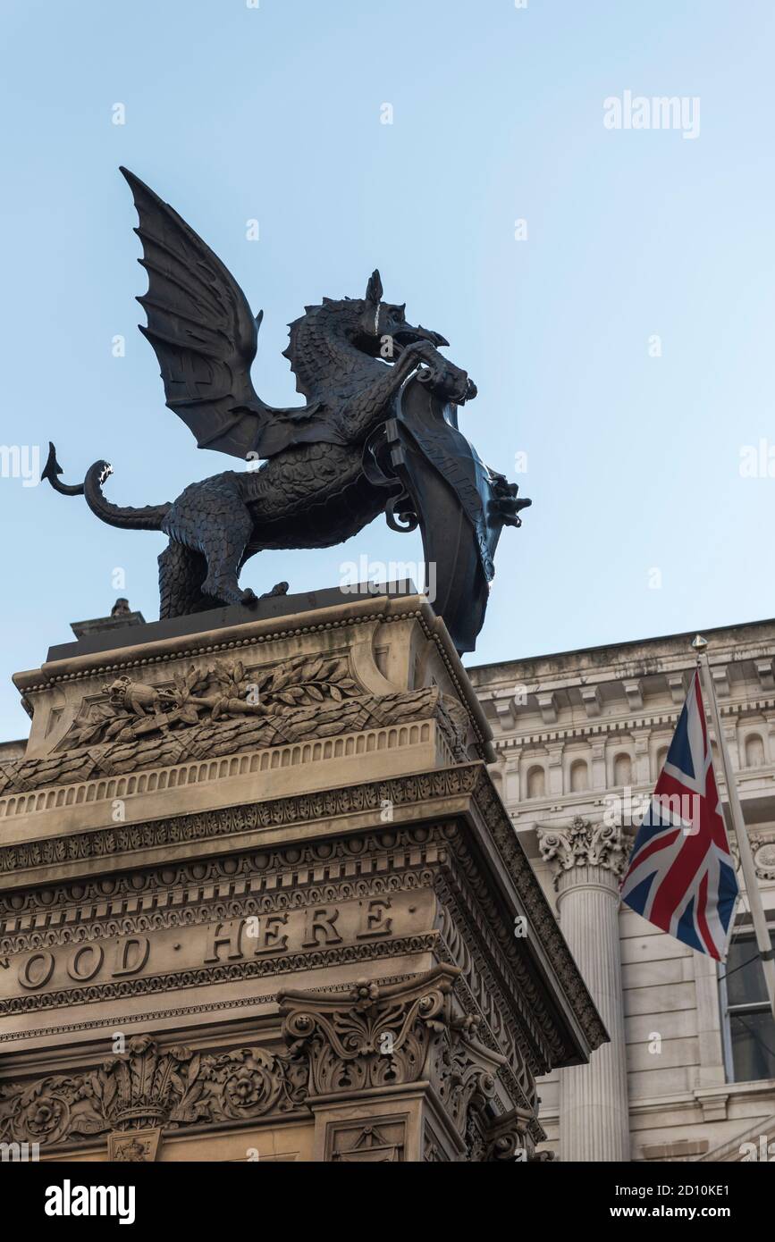 Dragon - the symbol of the City of London, Fleet Street Stock Photo - Alamy