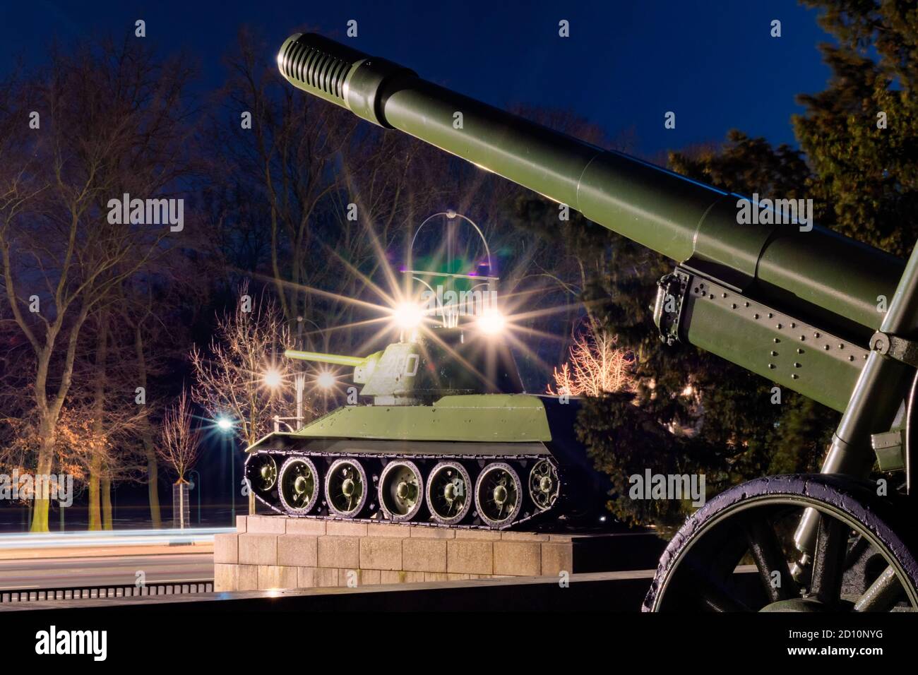 152mm tank hi-res stock photography and images - Alamy