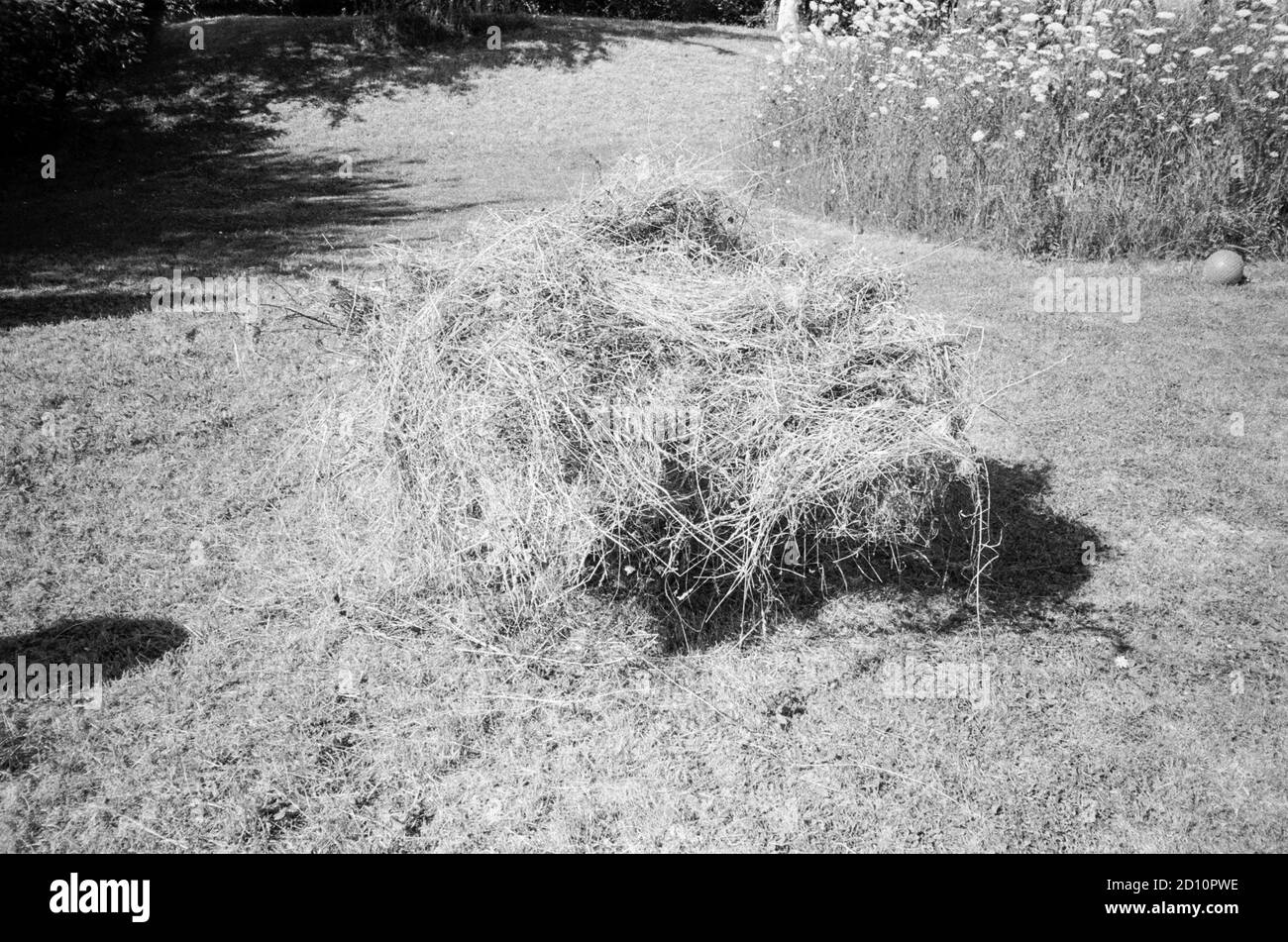 Hay stack medstead hi-res stock photography and images - Alamy