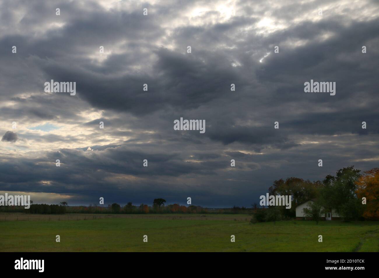 Thunder rumbling in distance hi-res stock photography and images - Alamy