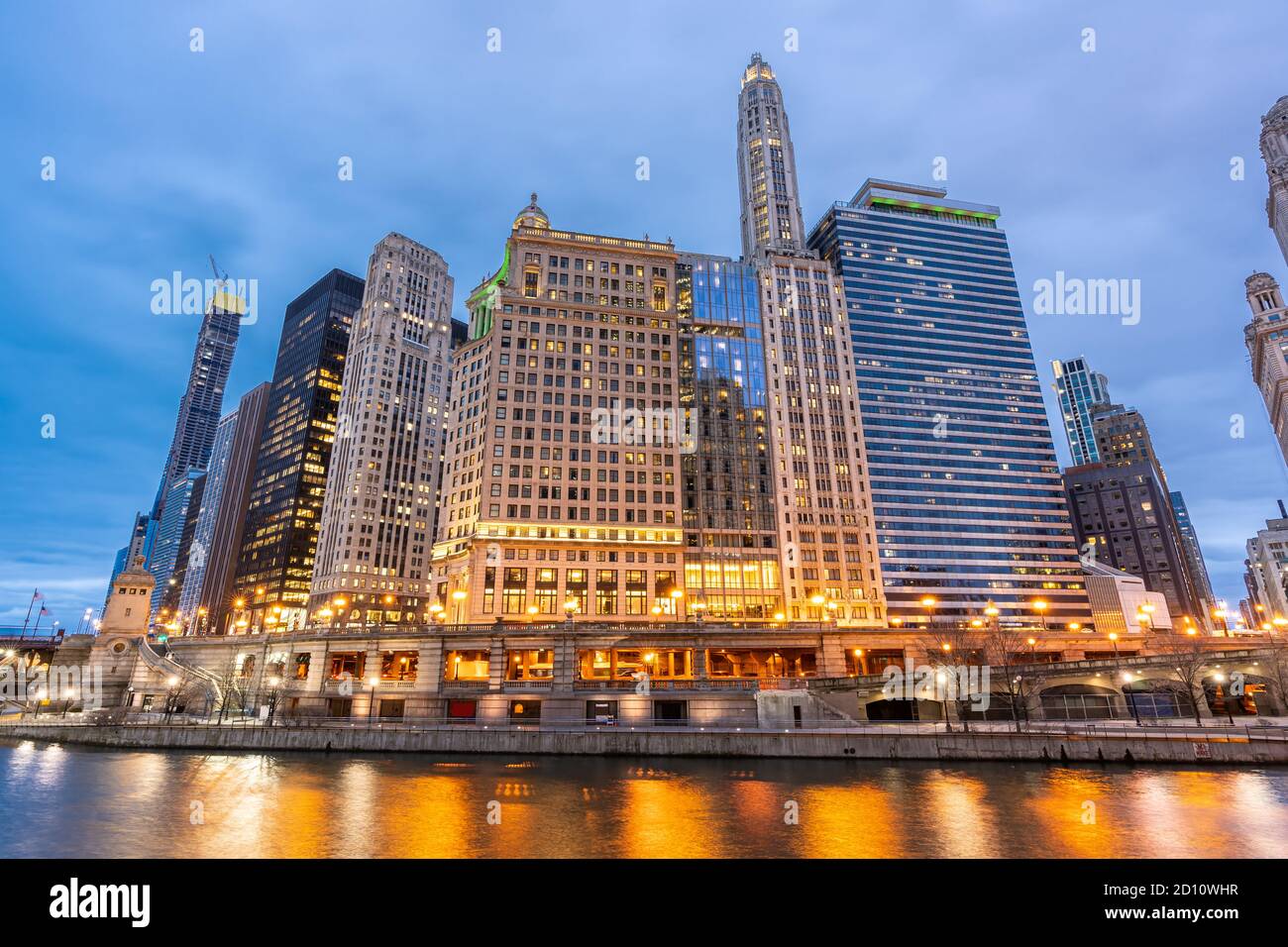 City of Chicago downtown and Chicago River sunset night in Chicago ...