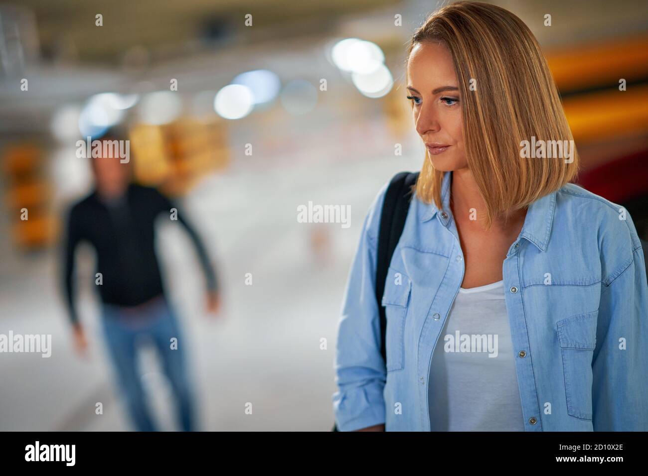 Man approaching car night hi-res stock photography and images - Alamy