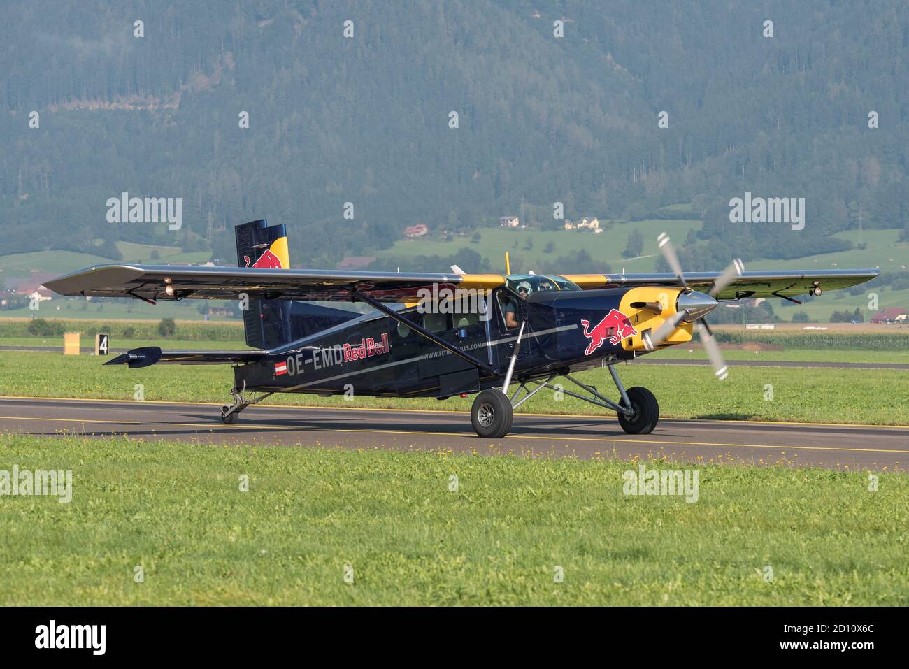B2 tiger hi-res stock photography and images - Alamy