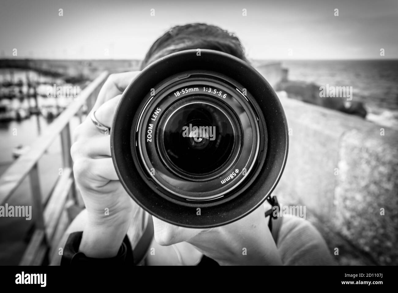 Paparazzi camera hi-res stock photography and images - Alamy