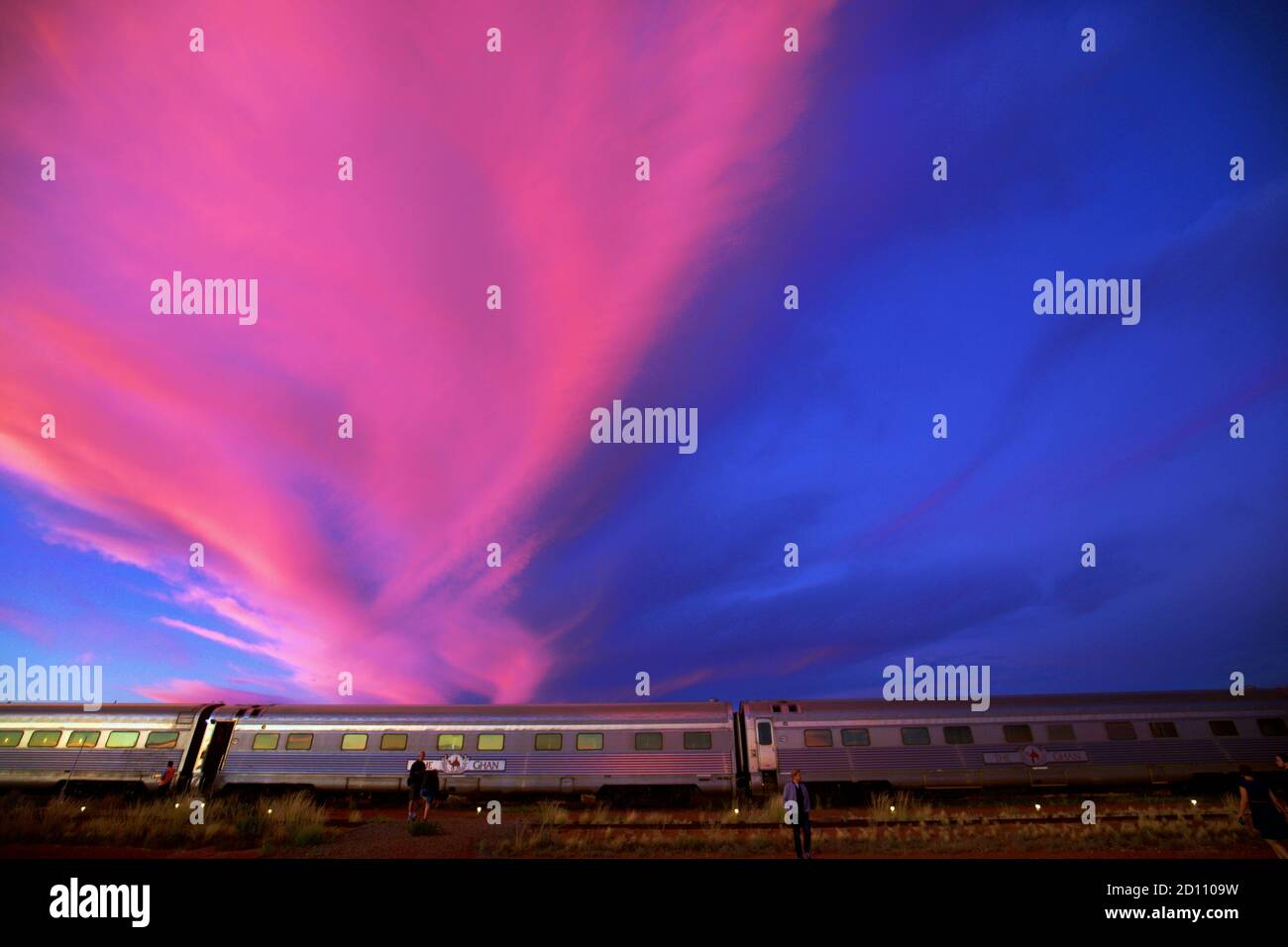Sunrise in australian outback Stock Photo - Alamy