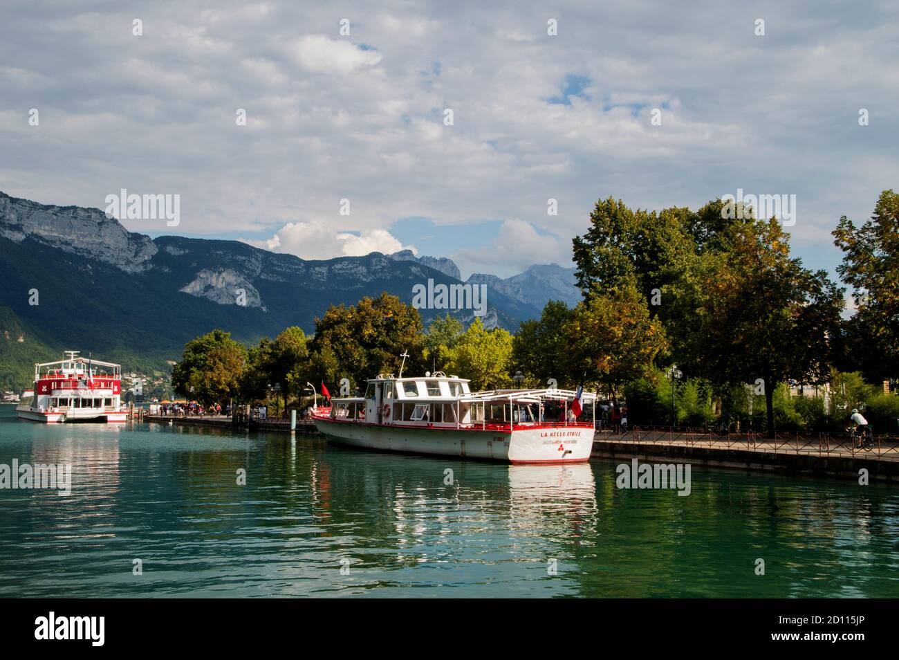 Western styles hi-res stock photography and images - Alamy