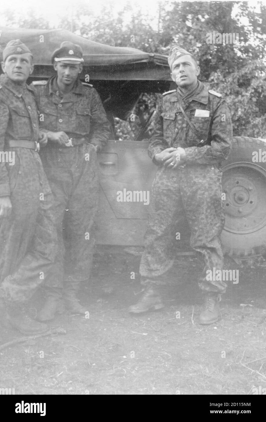 Uniforms Of The Waffen Ss High Resolution Stock Photography and Images ...