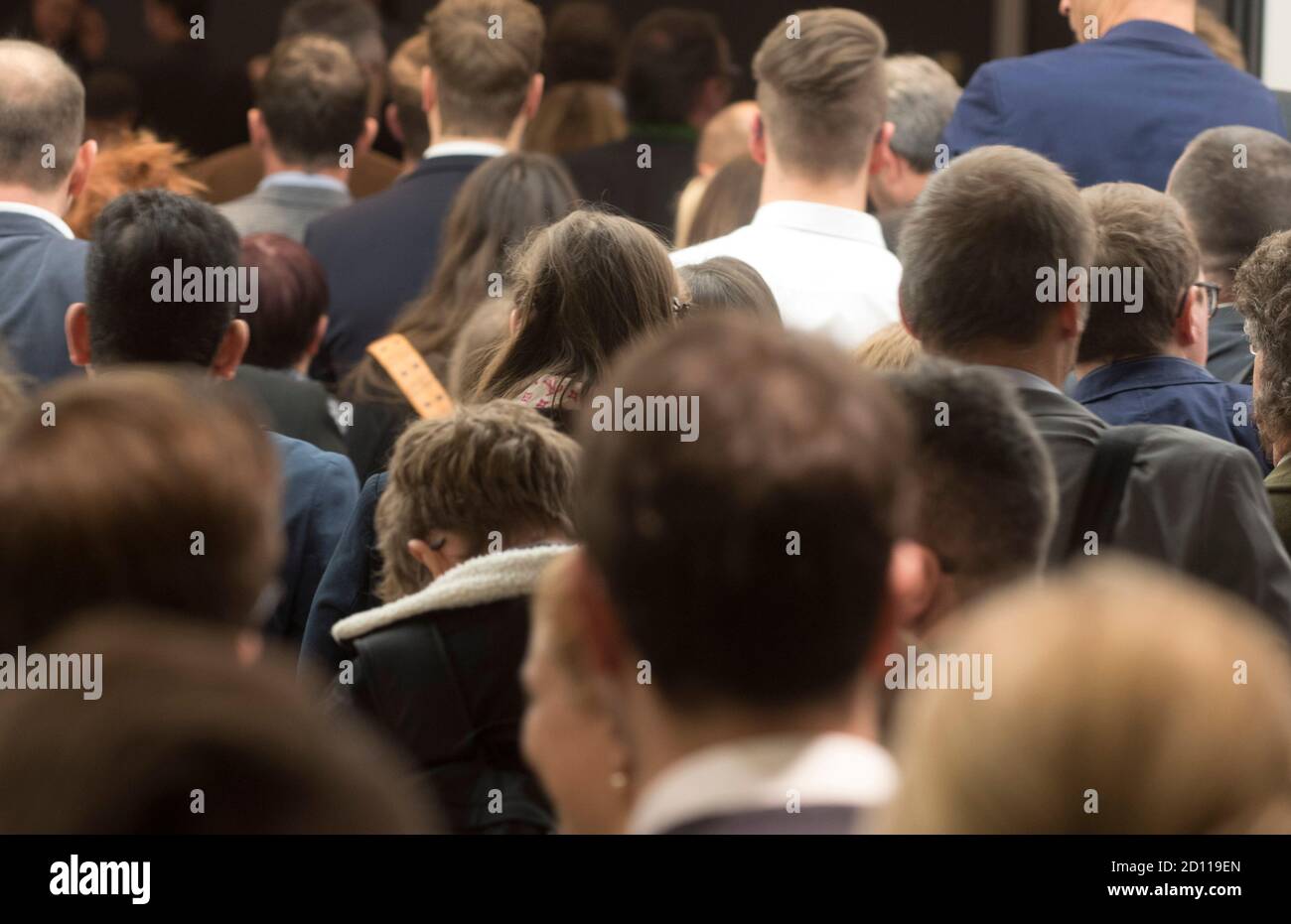 group dynamics in a project, organization and leading of team members ...