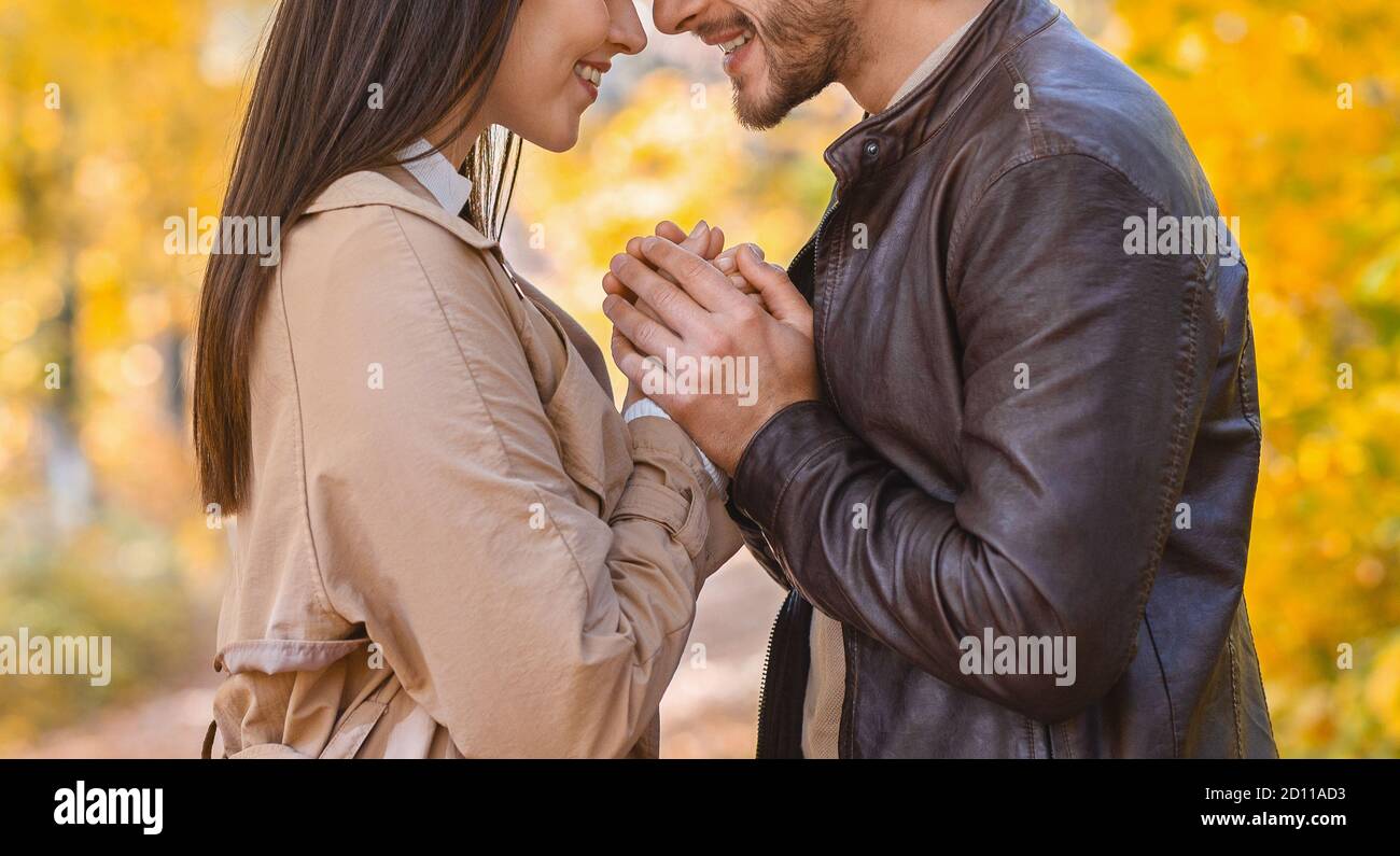 Cropped of man confessing his feelings to girlfriend Stock Photo - Alamy