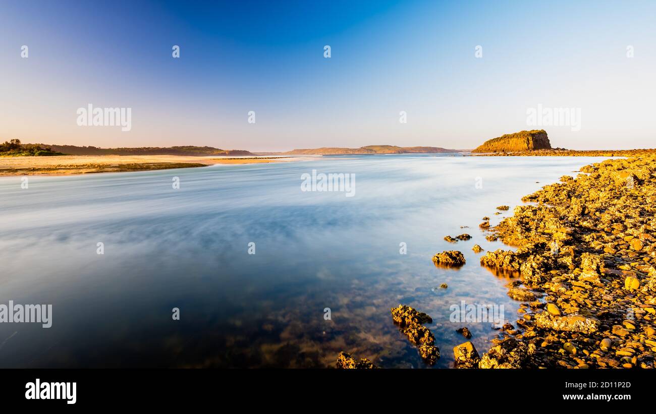 View of seawater and stack island by Minnamurra Point Stock Photo - Alamy
