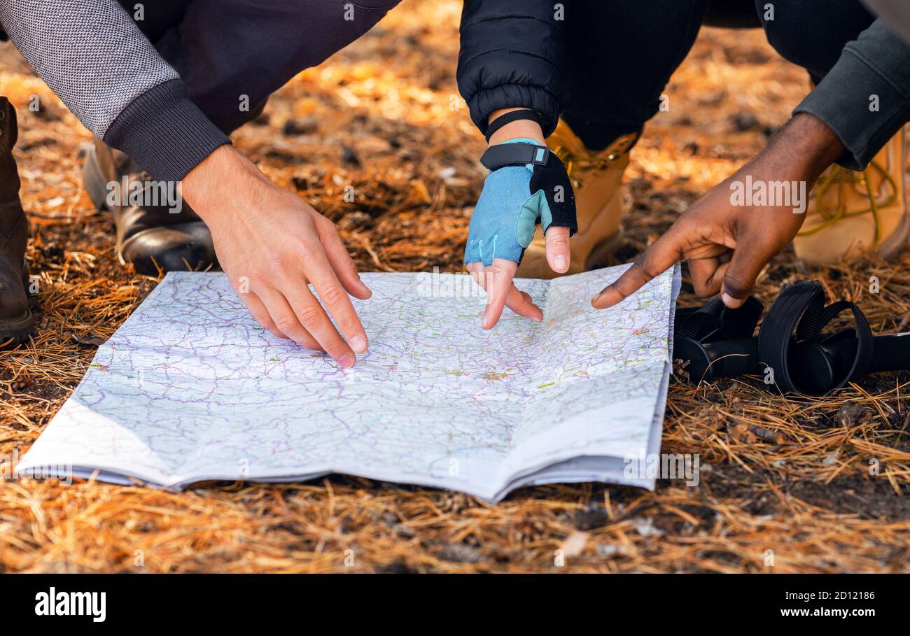 Pointing finger map hi-res stock photography and images - Alamy