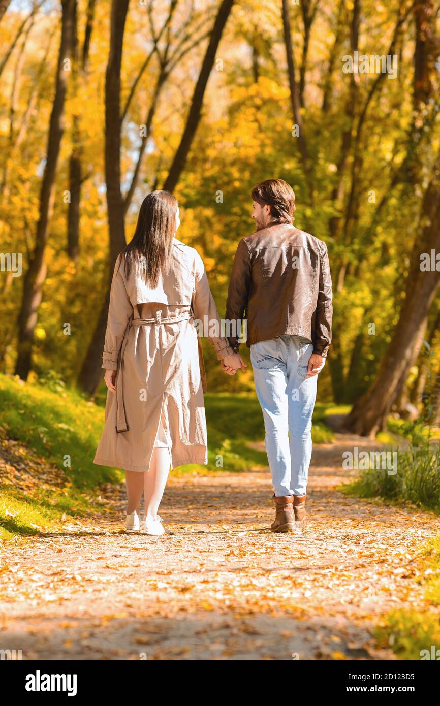 Walking lovers hi-res stock photography and images - Alamy