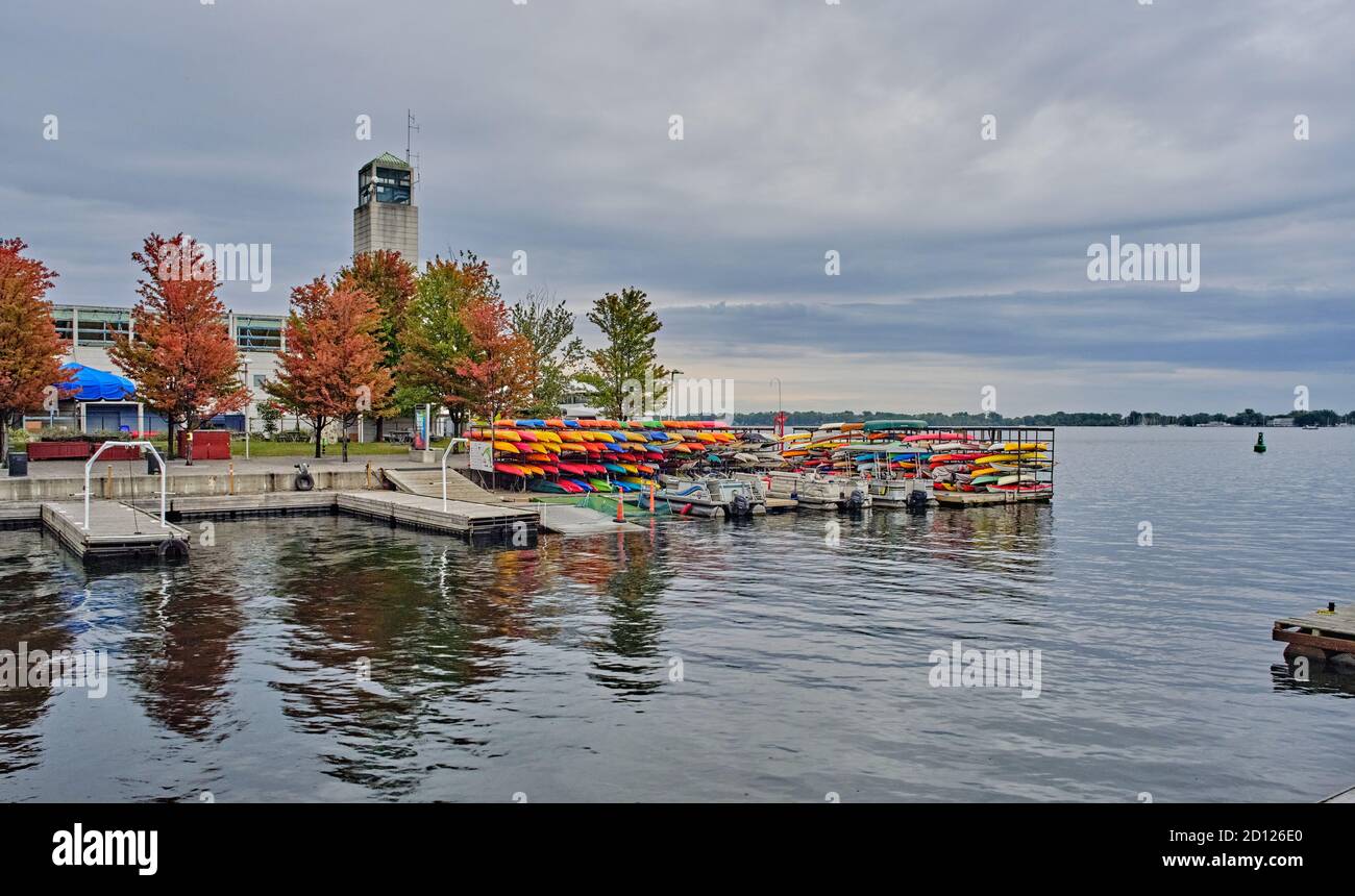 Boats harbourfront toronto ontario hi-res stock photography and images ...