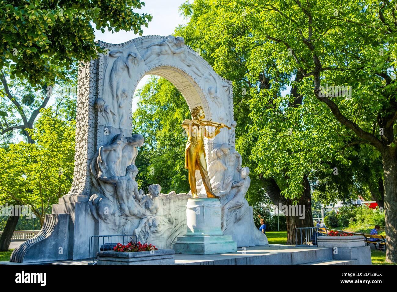 Strauss monument vienna people hi-res stock photography and images - Alamy