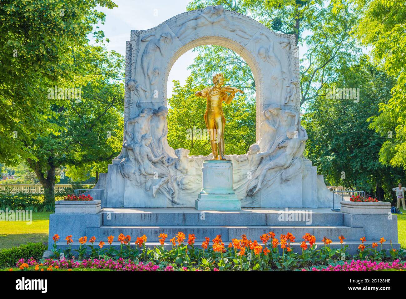 Strauss monument vienna people hi-res stock photography and images - Alamy