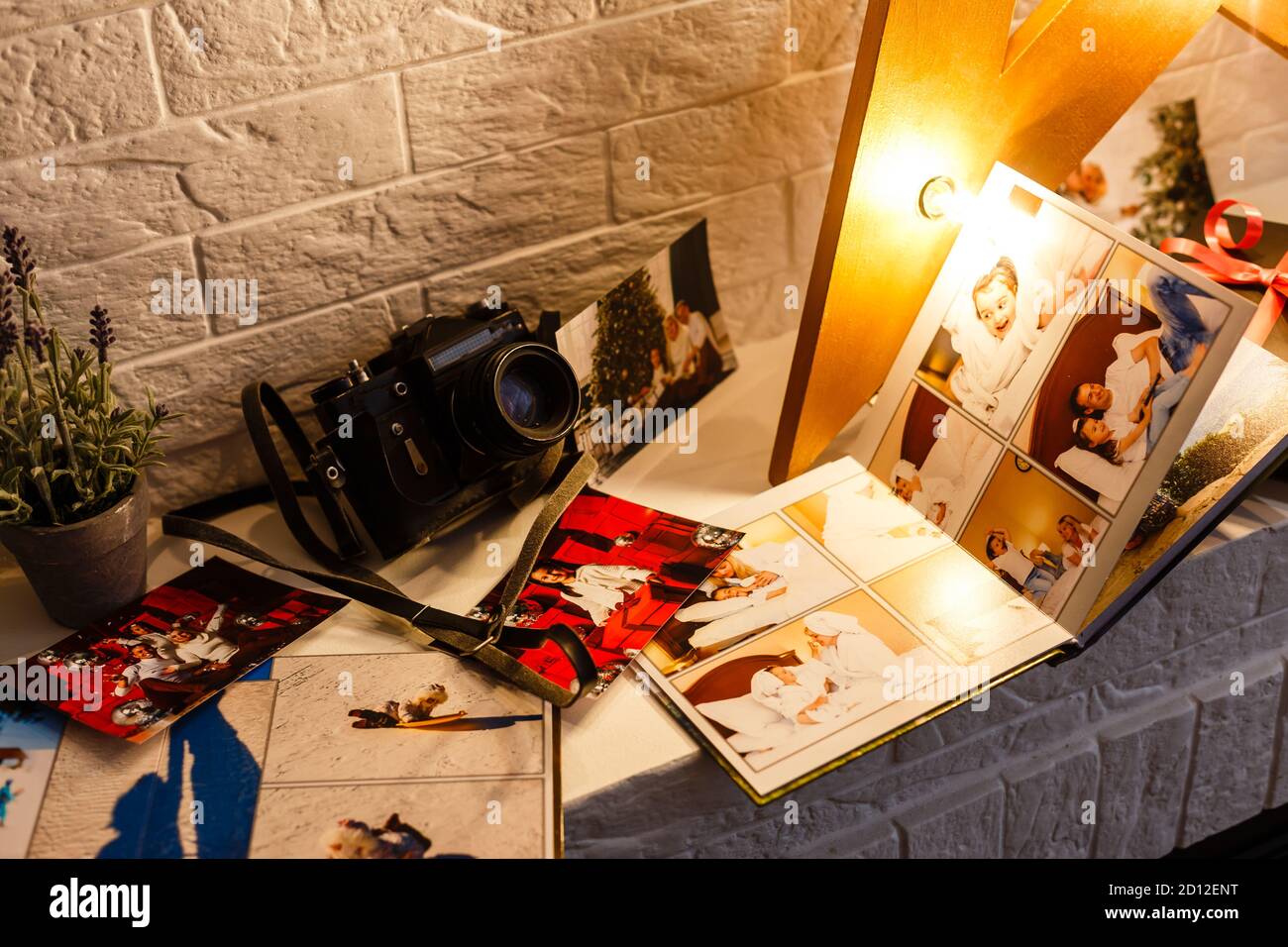 Vintage photo albums with pictures hi-res stock photography and images ...