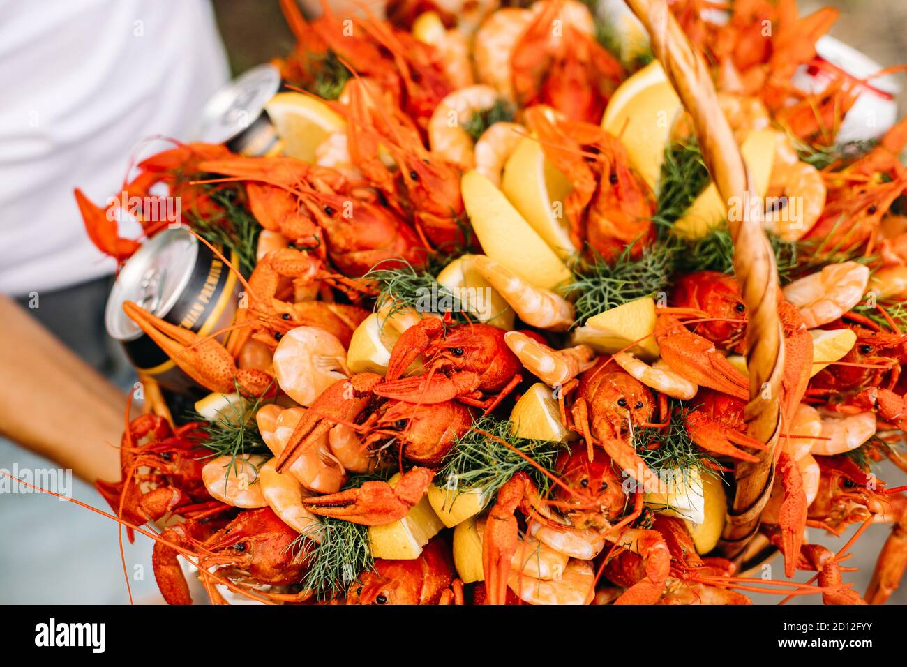 Delicious crayfish with beer in basket Stock Photo - Alamy