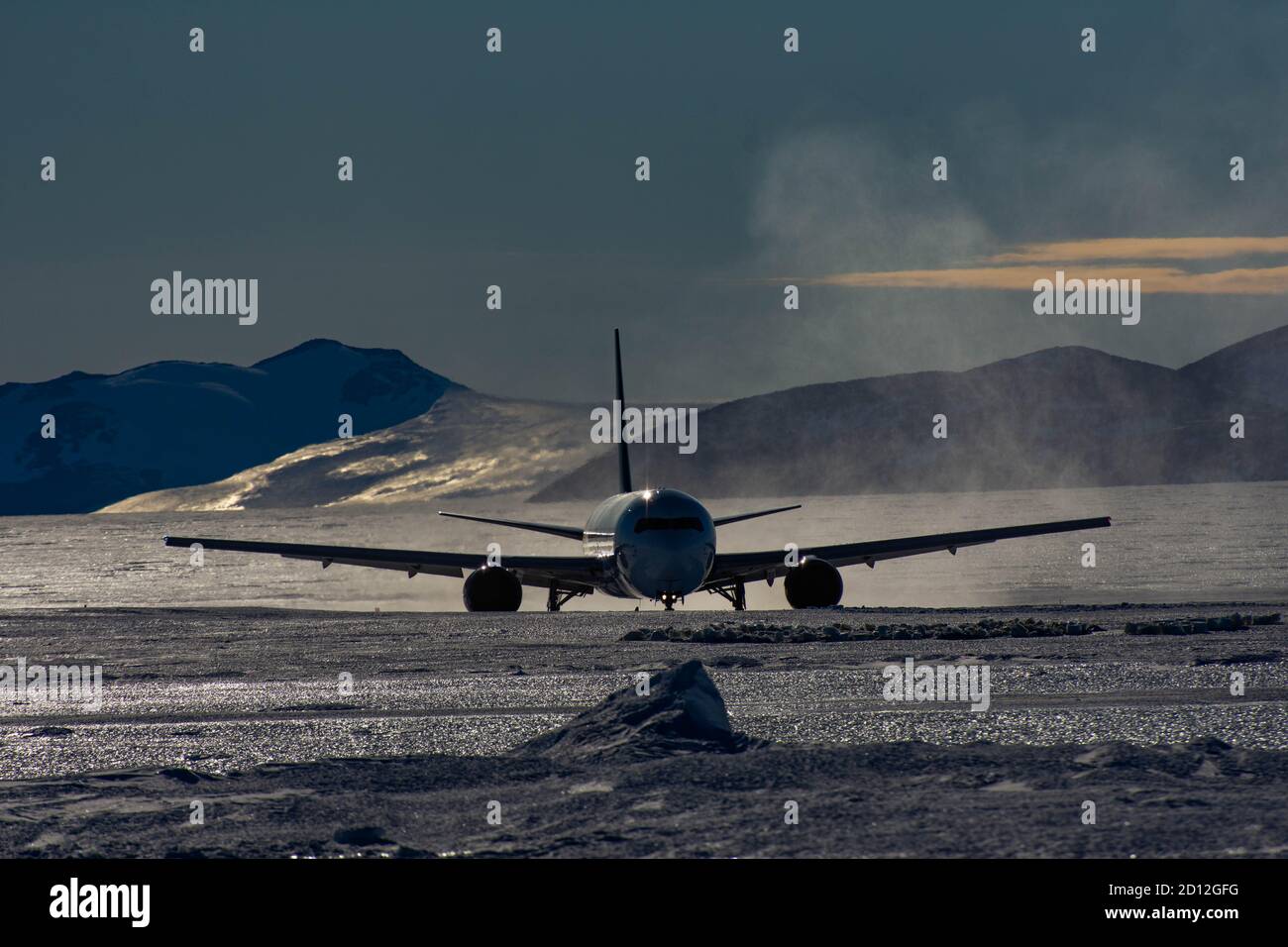 Ice on a jet engine hi-res stock photography and images - Alamy