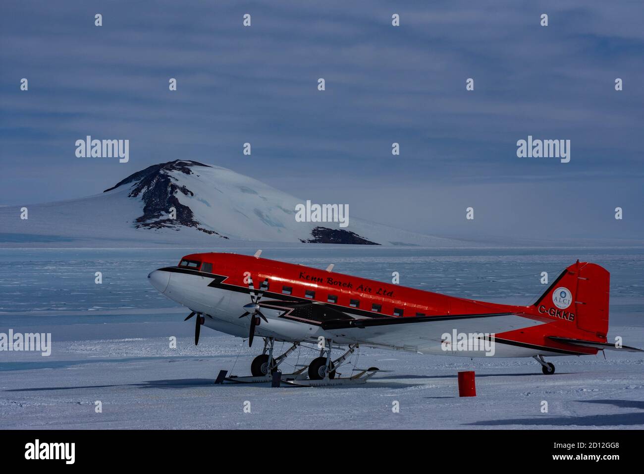 Large russian transport aircraft hi-res stock photography and images ...