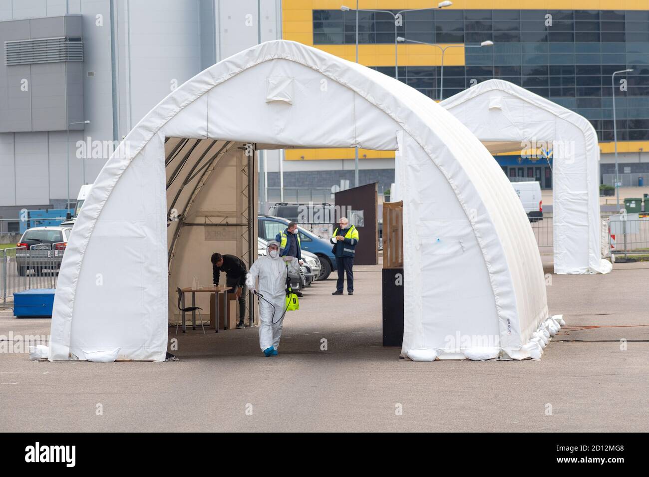 First aid tent hi-res stock photography and images - Alamy