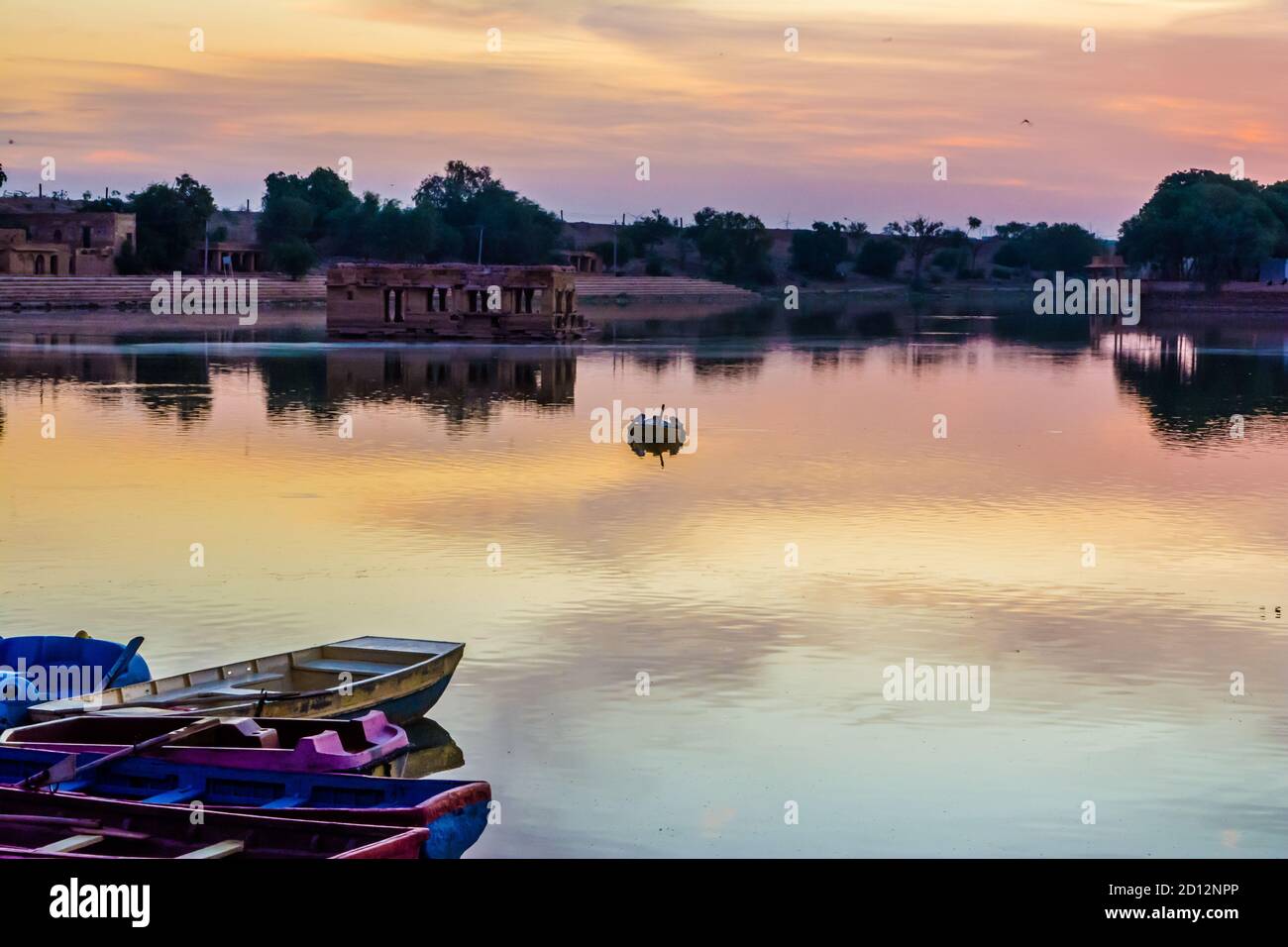 Gadsisar Sagar Lake in Jaisalmer Rajasthan, Beautiful view of Sunrise ...