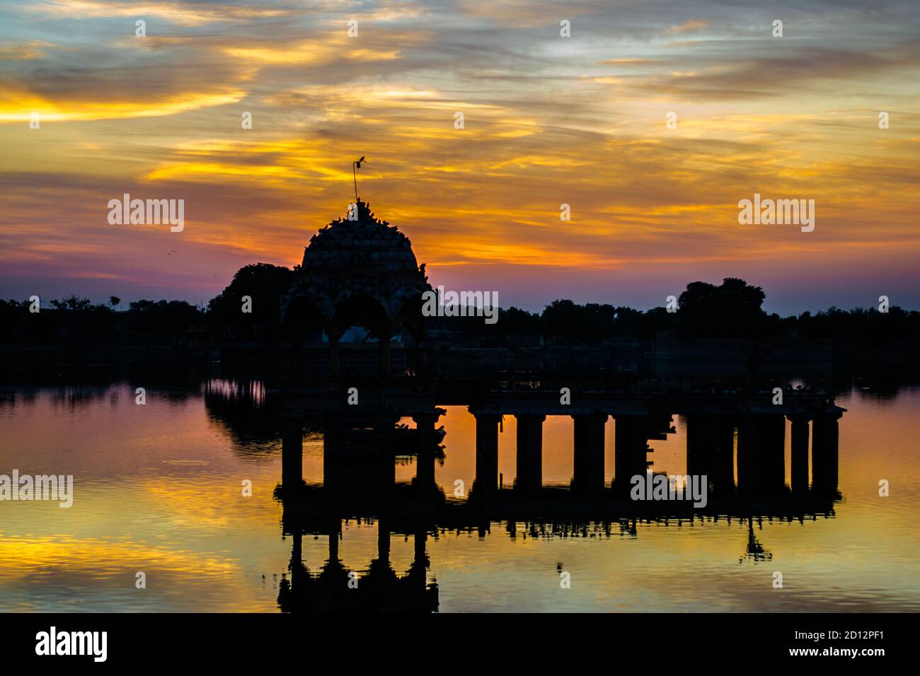 Gadsisar Sagar Lake in Jaisalmer Rajasthan, Beautiful view of Sunrise ...