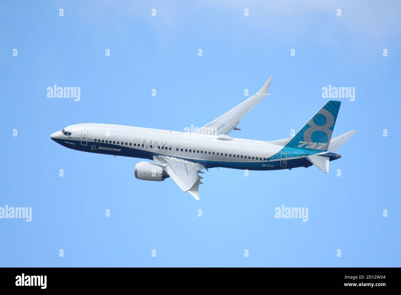 Boeing 737MAX Experimental Plane makes an appearance at the Farnborough ...