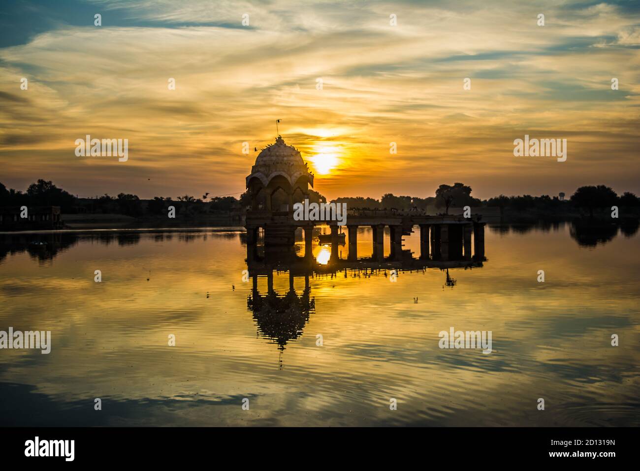 Gadsisar Sagar Lake in Jaisalmer Rajasthan, Beautiful view of Sunrise ...