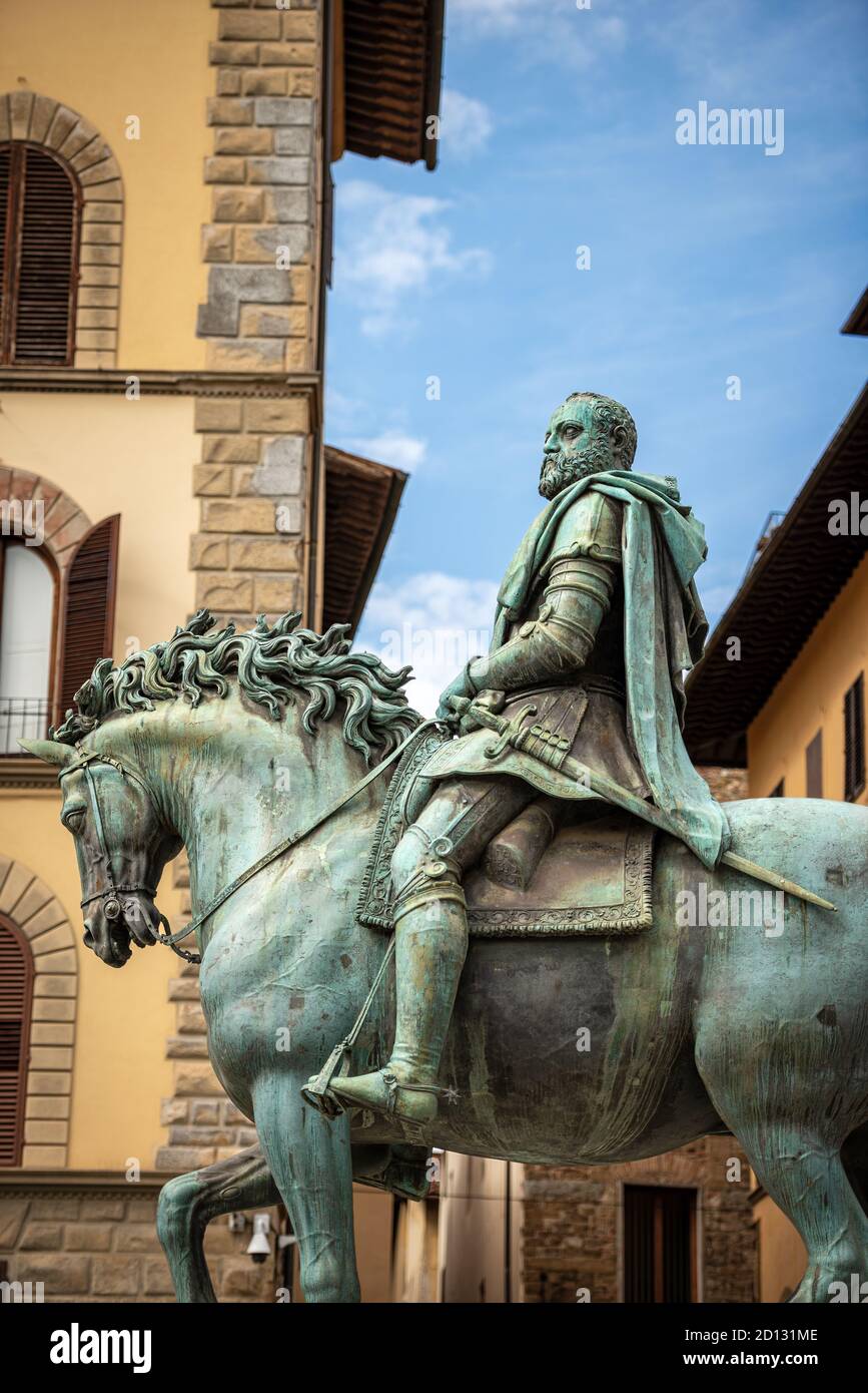 Statue de cosimo de medici hi-res stock photography and images - Alamy