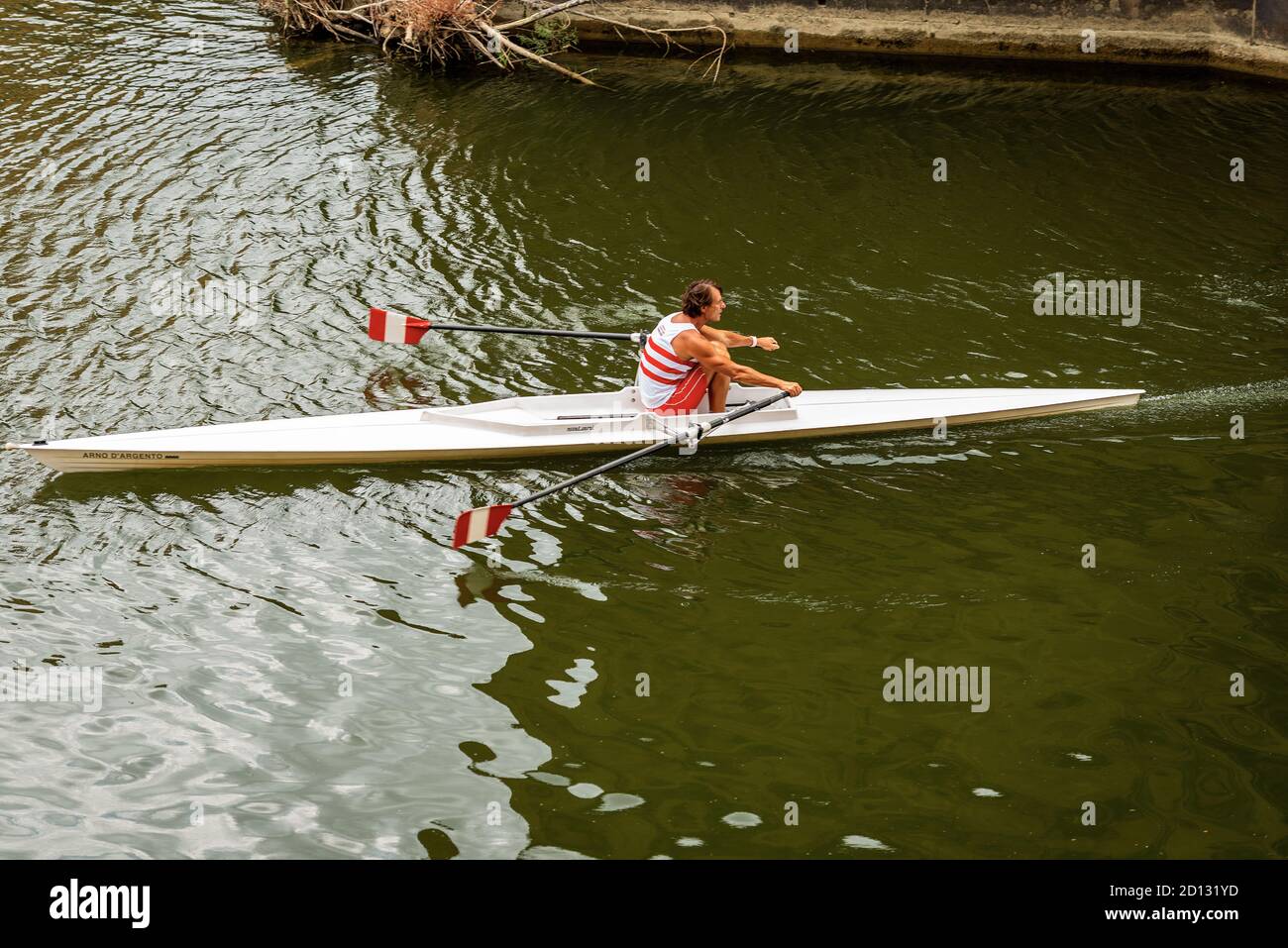 Single scull rowing boat hi-res stock photography and images - Alamy