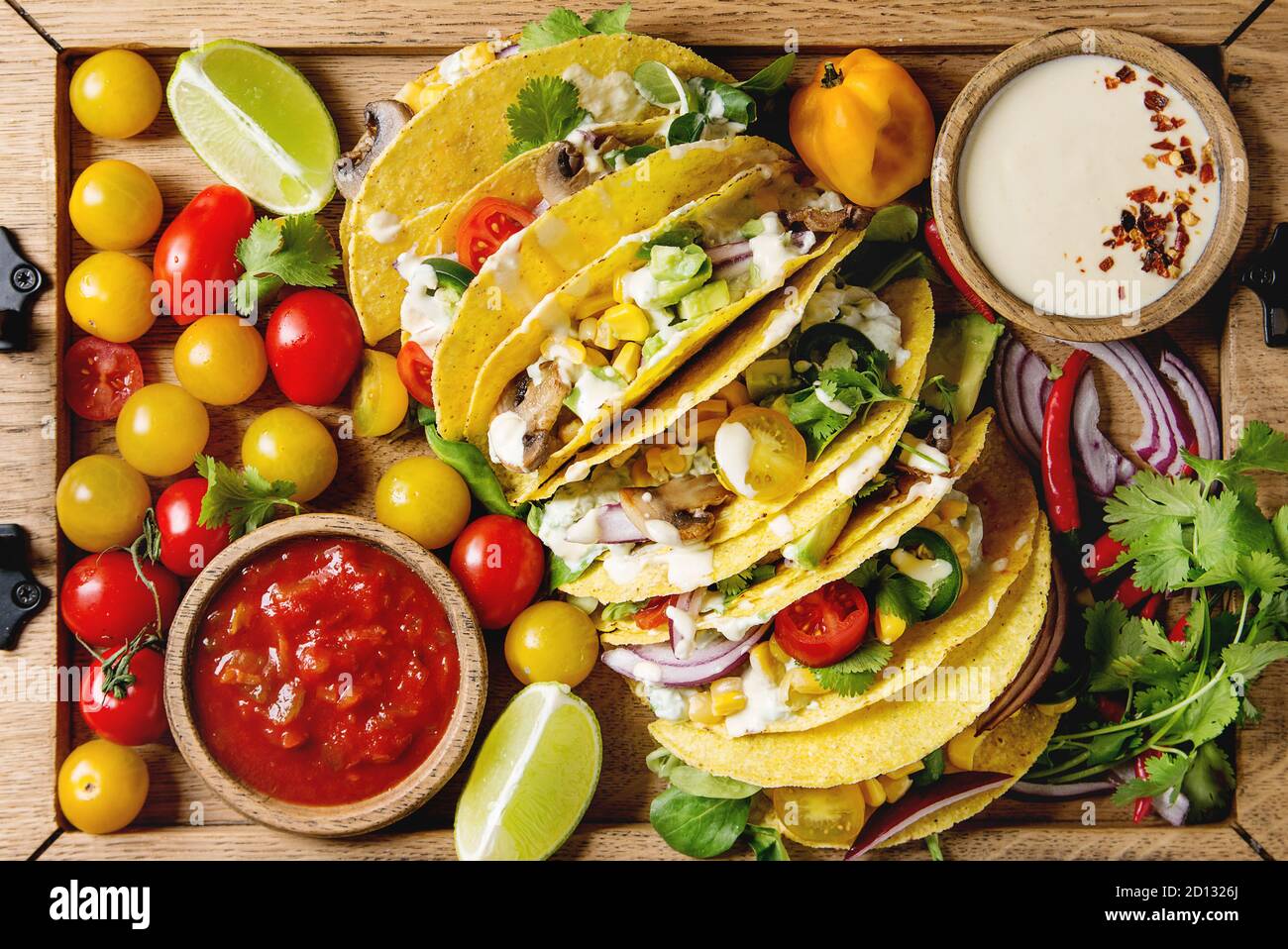 Taco tray hi-res stock photography and images - Alamy