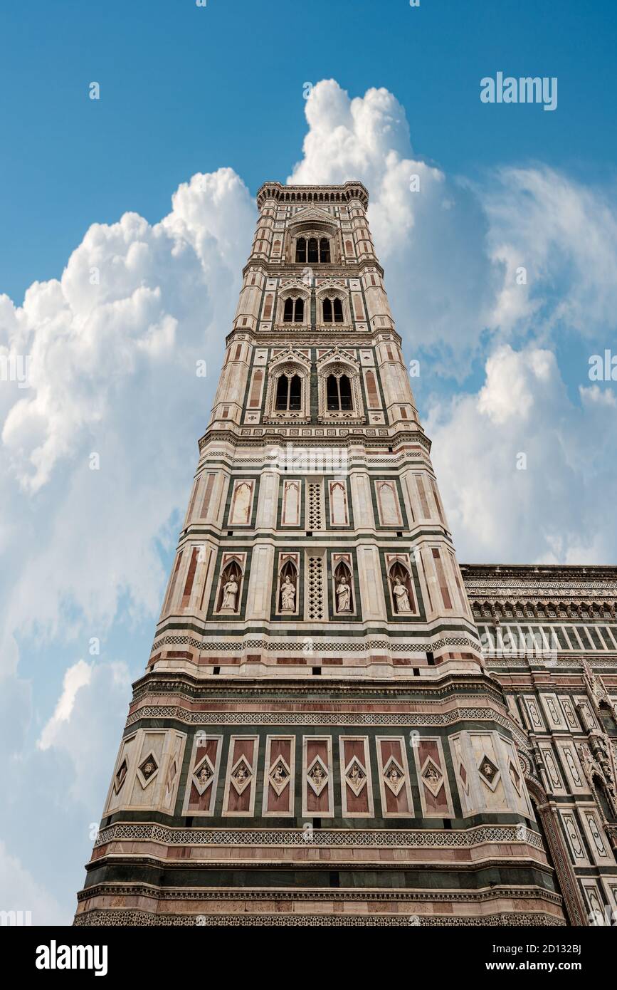Giotto statue hi-res stock photography and images - Alamy