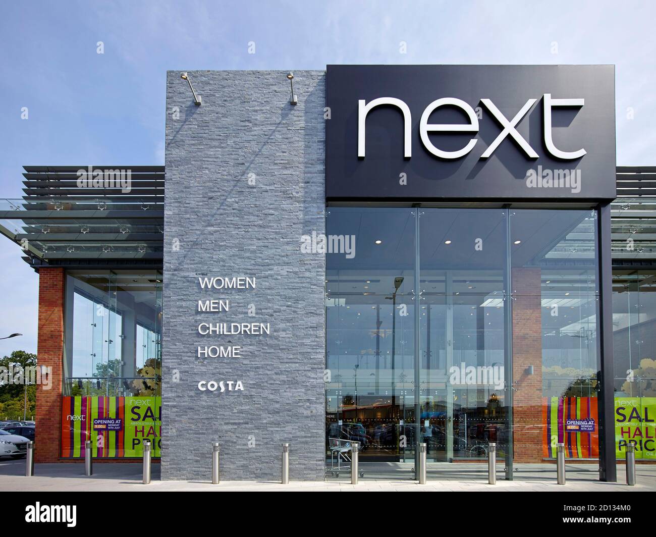 Retail park england hi-res stock photography and images - Alamy
