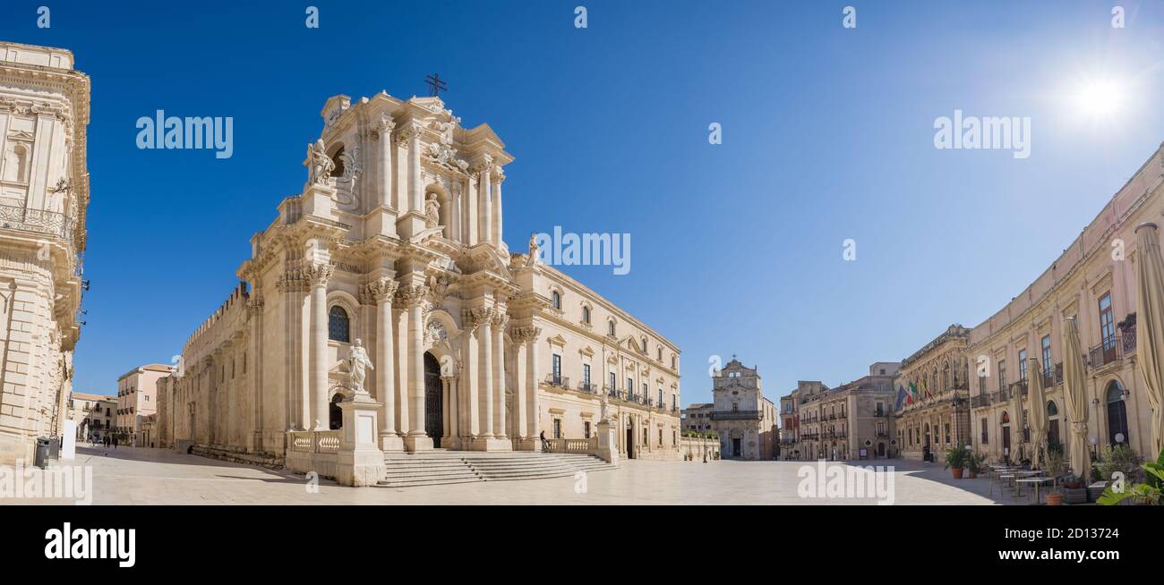 Sicilian square hi-res stock photography and images - Alamy
