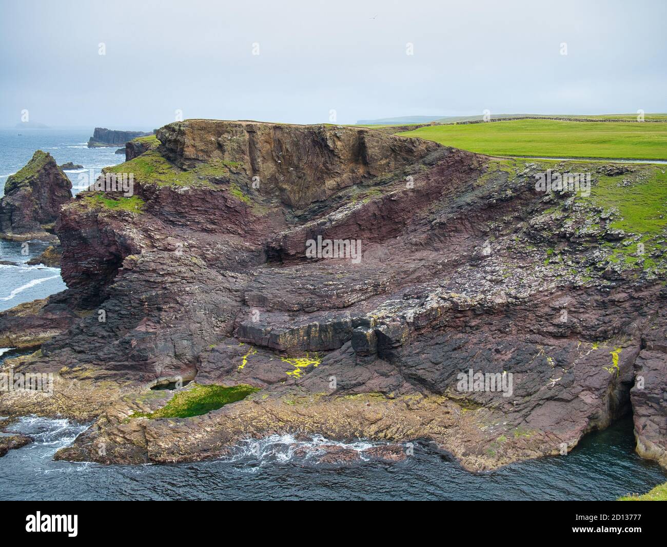 Igneous rock layers hi-res stock photography and images - Alamy