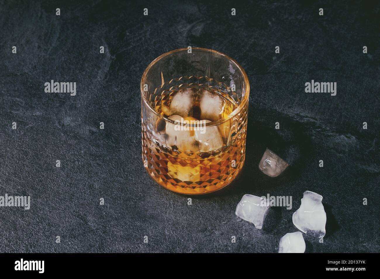 Black marble table hi-res stock photography and images - Alamy