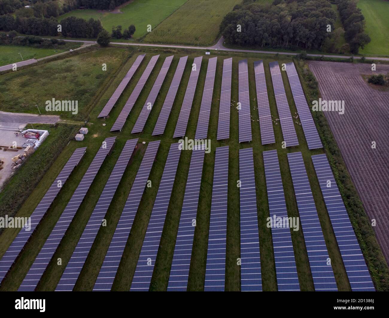 Solar panel reflecting light hi-res stock photography and images - Alamy