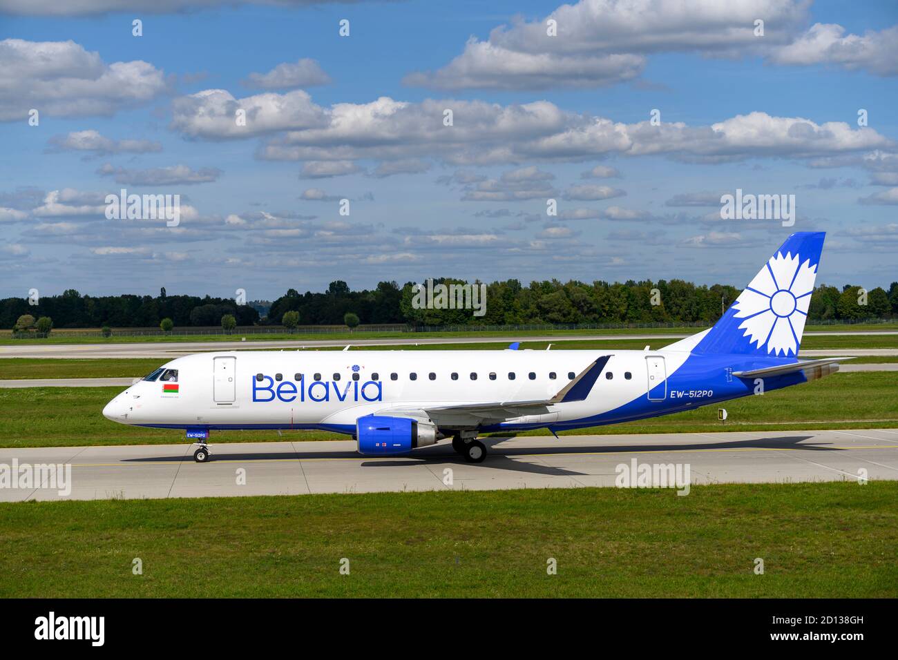 Belavia embraer e175lr hi-res stock photography and images - Alamy