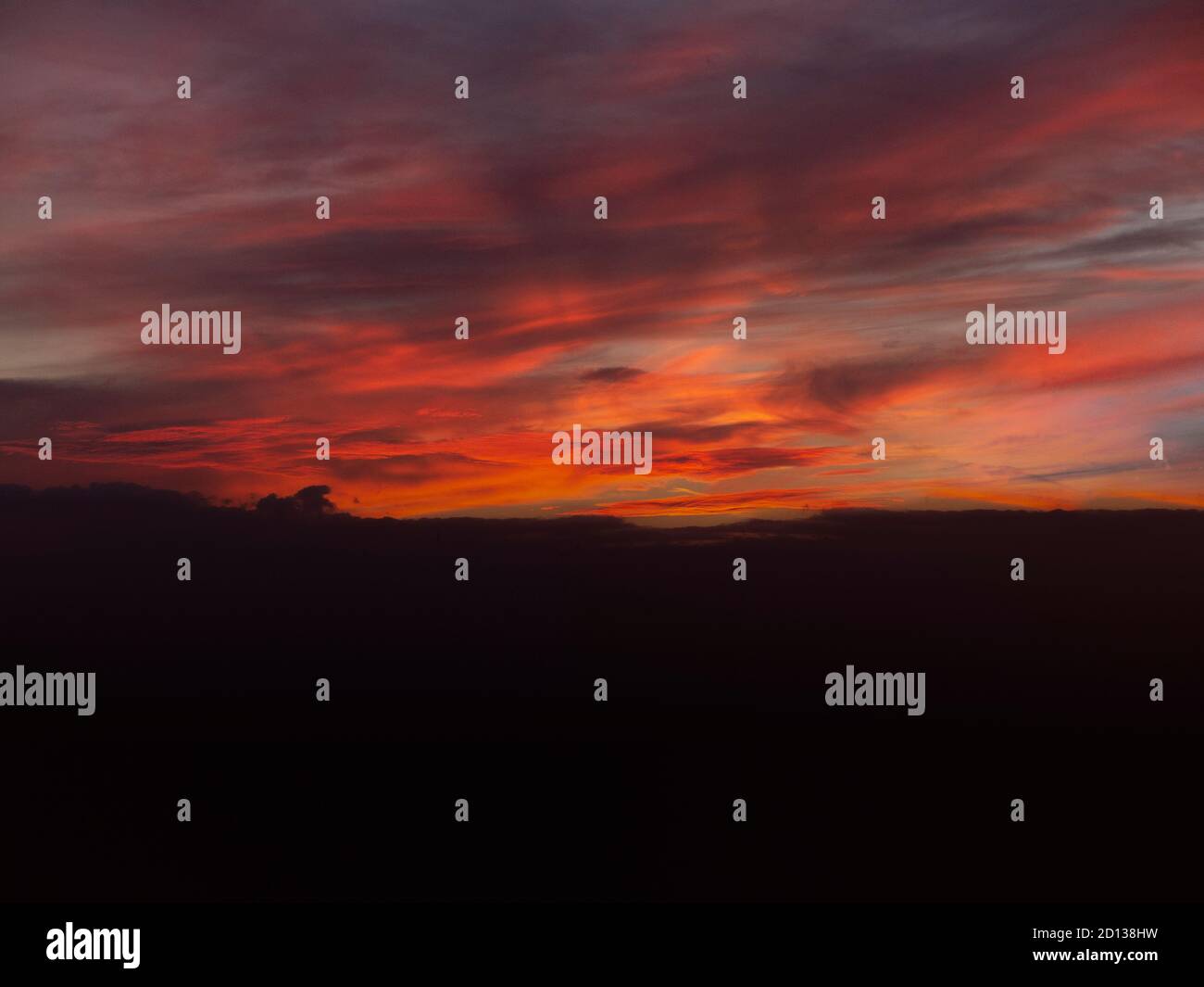 Horizontal sunset hi-res stock photography and images - Alamy