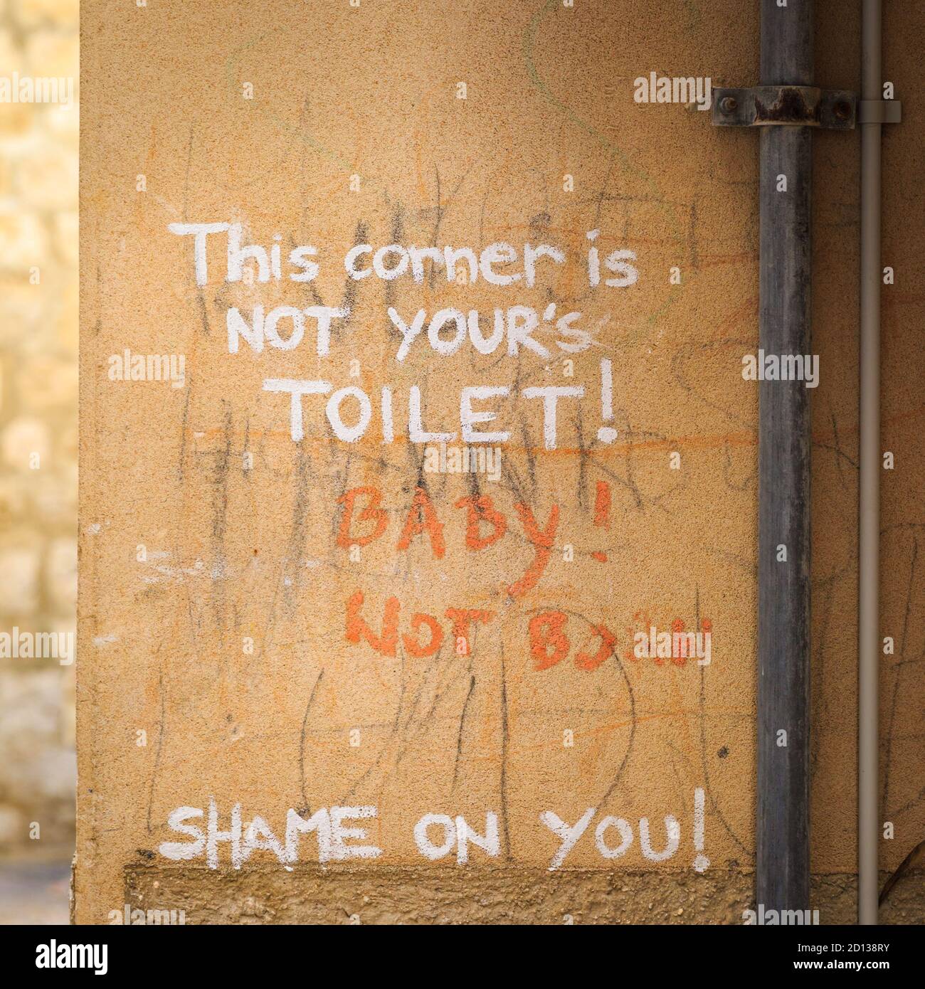 Note warning people not to urinate in the street, Dubrovnik Old Town ...